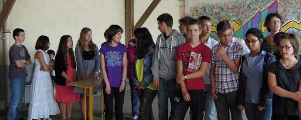 Remise du livre aux collgiens